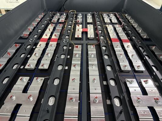 51.2V 30kW Solar Energy Storage Cabinet with LiFePO4